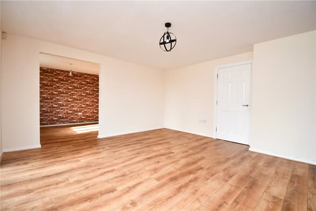 2 bedroom flat/apartment for sale | £160,000 | 2 McAllester Lodge, 25A ...