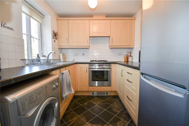 2 bedroom flat/apartment for sale | £160,000 | 65 Millfield, Neston ...